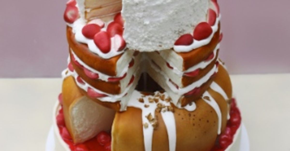 Current Obsession: Sculpted Cakes - Weddingbells