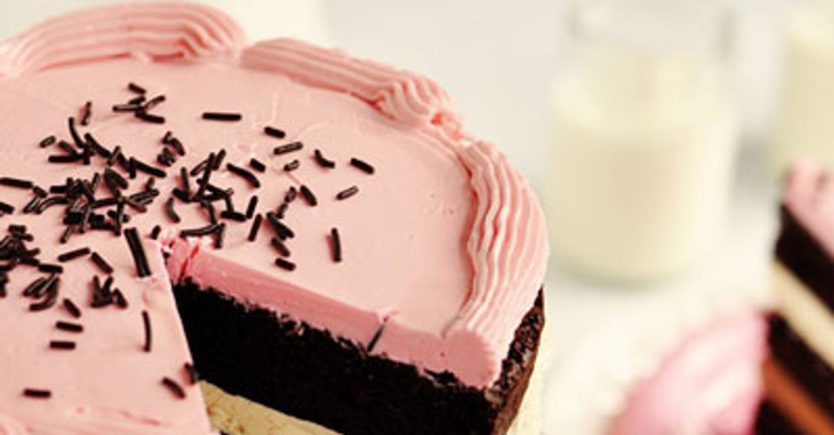 Current Obsession: Neapolitan Cake - Weddingbells