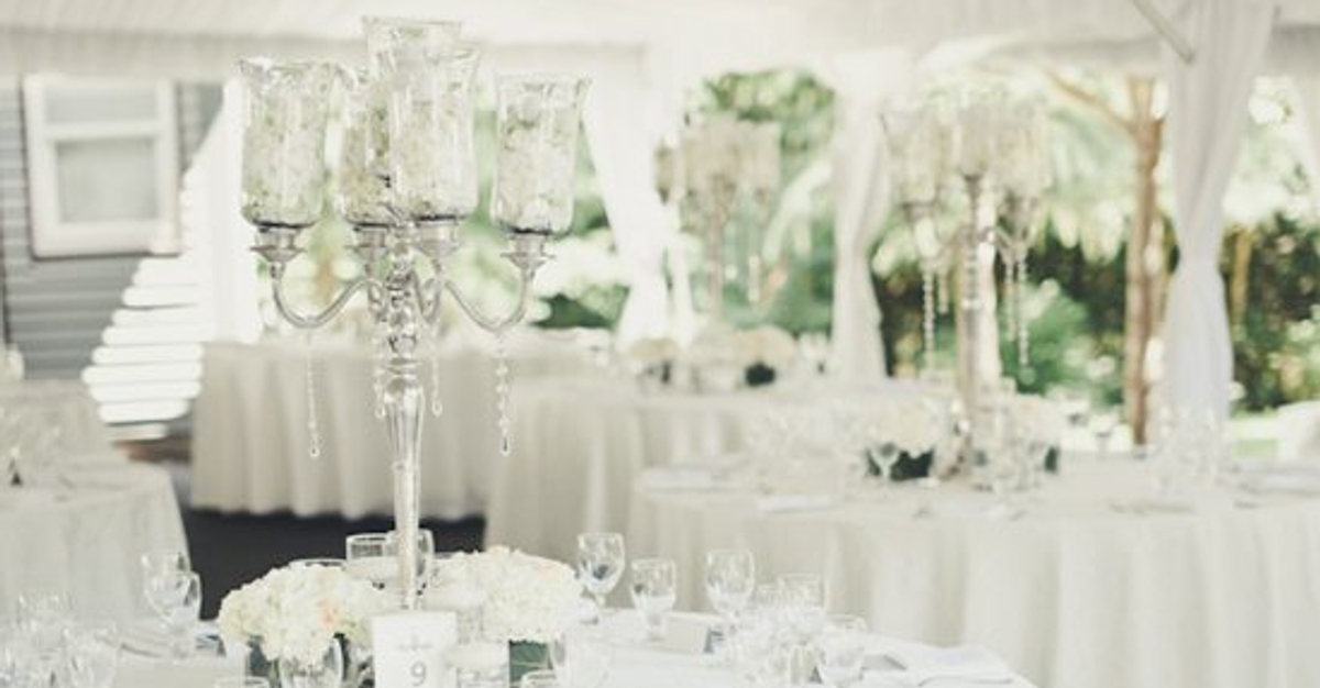 A Glamorous Vintage Wedding in Maple Ridge, British Columbia - Weddingbells