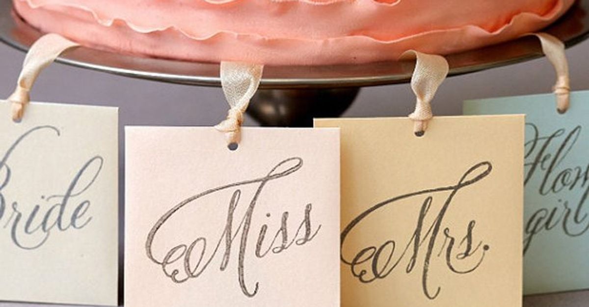 Cake Charms: What They Are and Why You’ll Want Them - Weddingbells