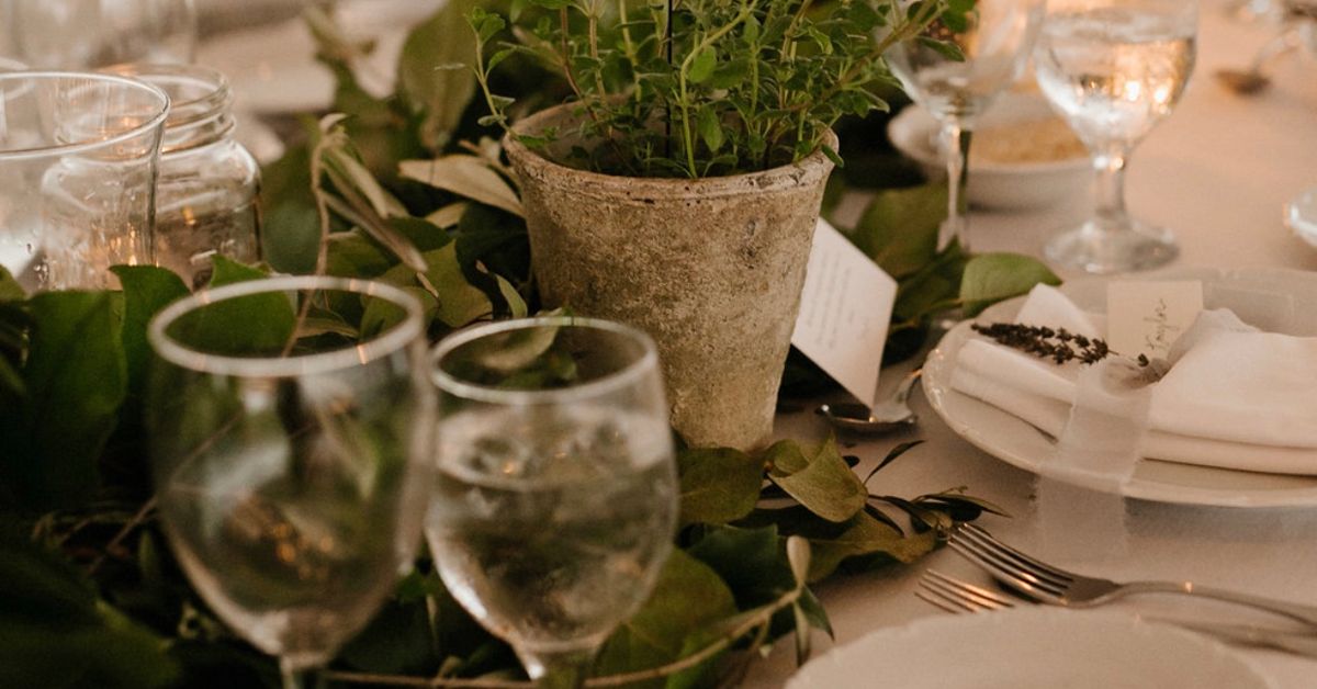 How To Incorporate Your Favourite Plants Into Your Wedding Decor ...