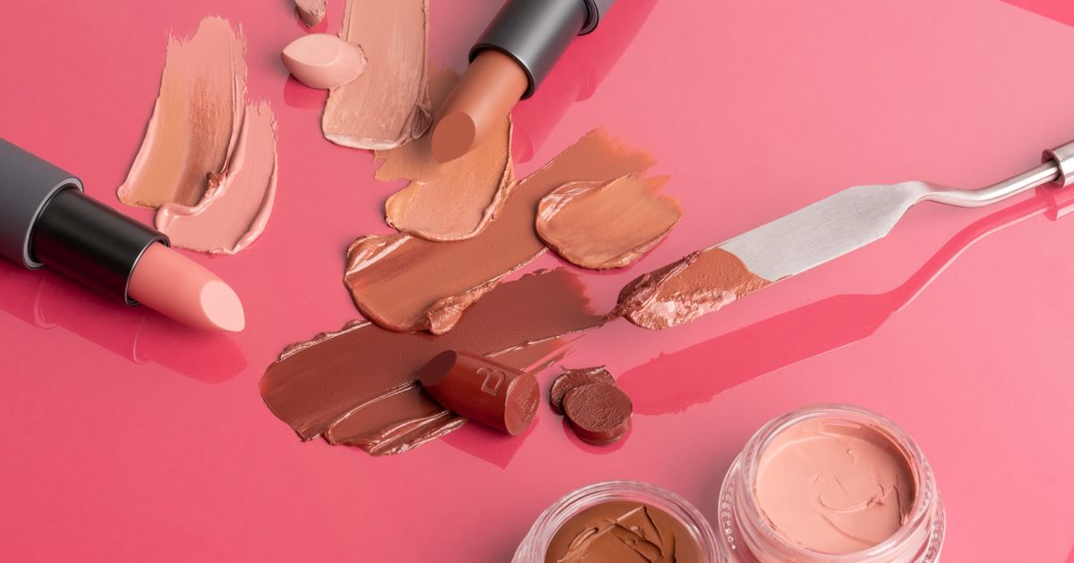 How To Create A Custom Lipstick Shade For Your Wedding Day - Weddingbells